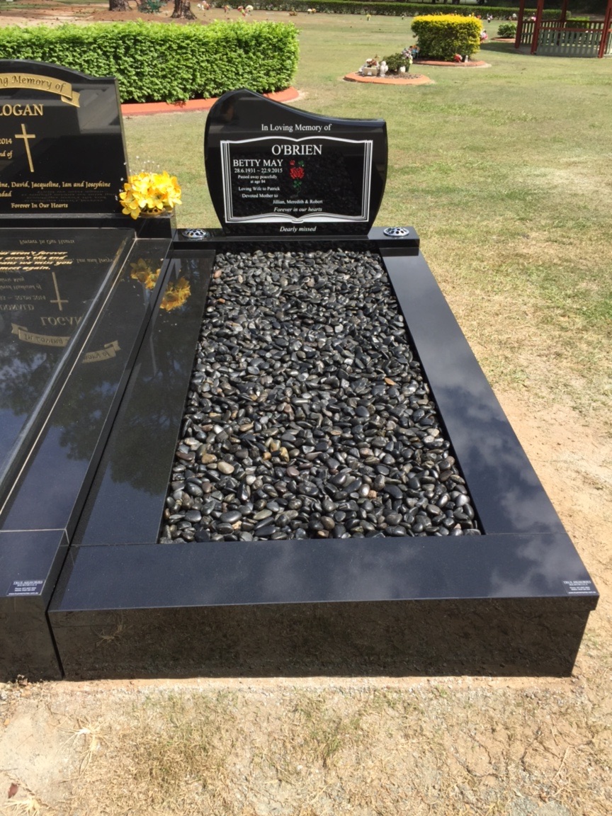 Single and Double Monuments | LEGACY MONUMENTS