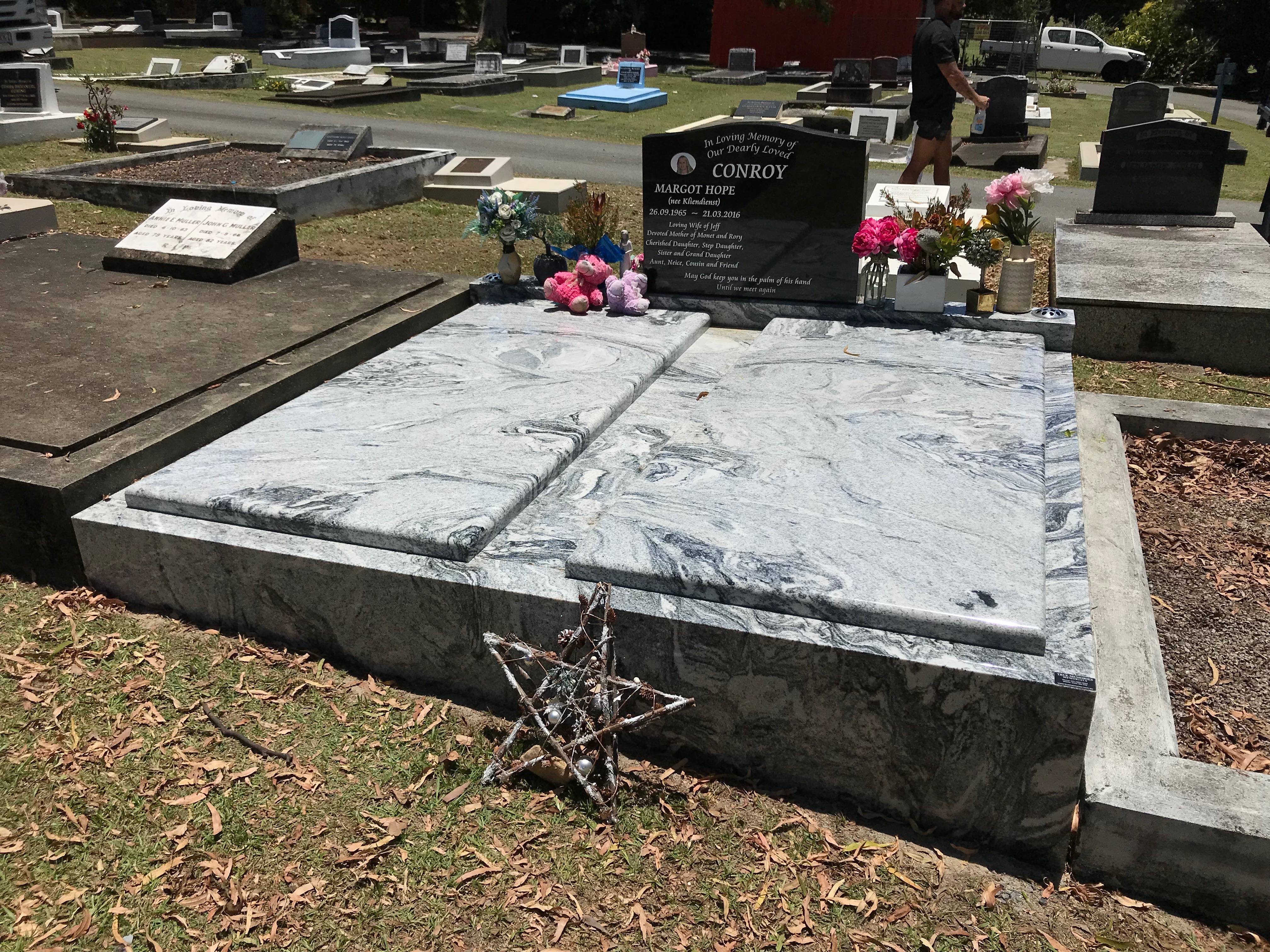 Single and Double Monuments | LEGACY MONUMENTS