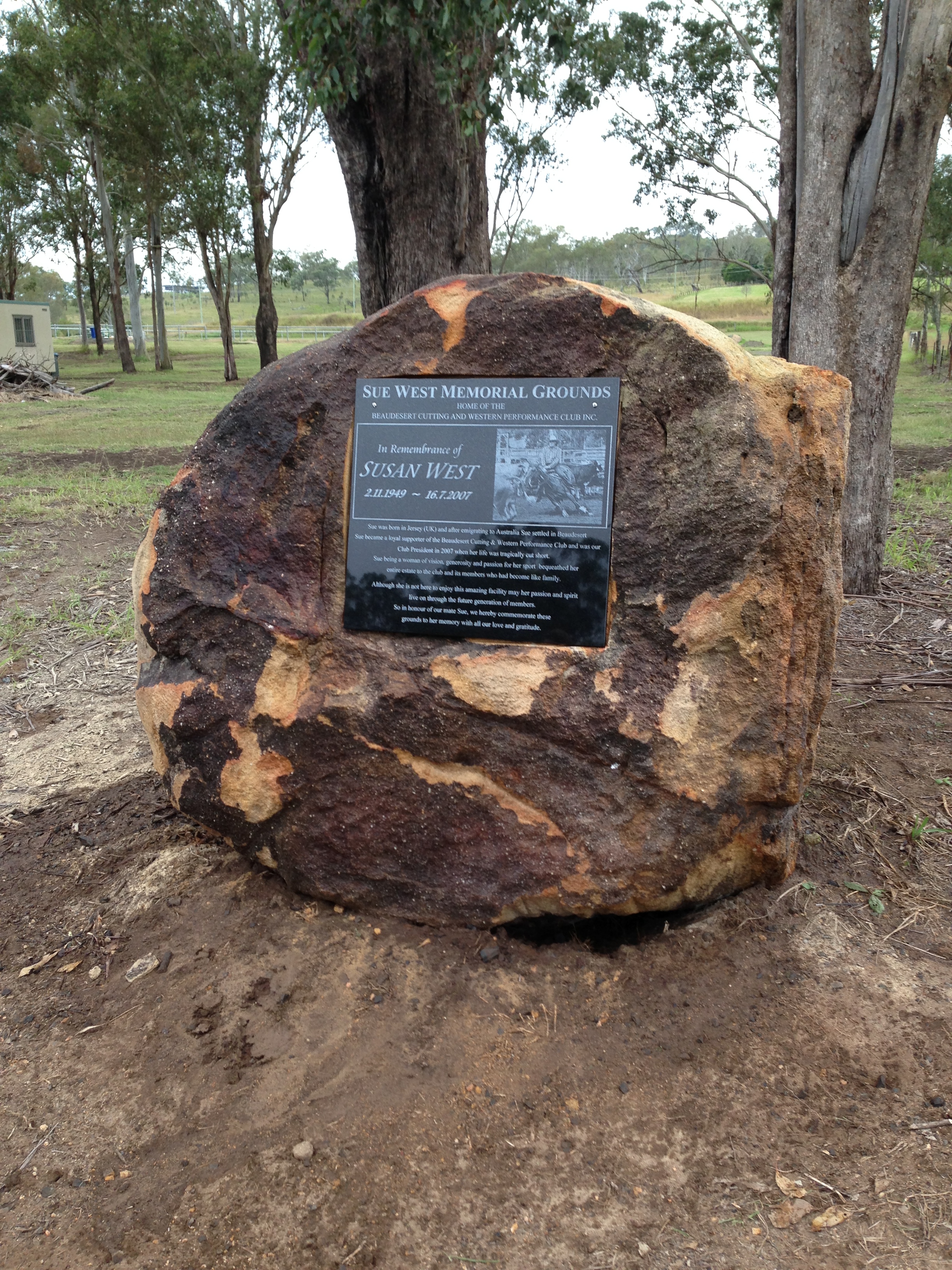 Public / Commemorative Monuments | LEGACY MONUMENTS