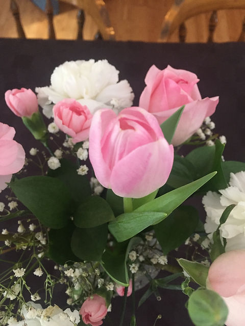 Home | Sunshine & Blooms Flower Shop