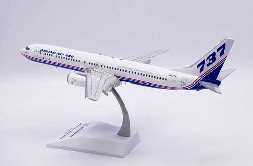 "Flaps Down" Boeing B737-900 Reg: N737X "House Colour" JC Wings 1:200 ...