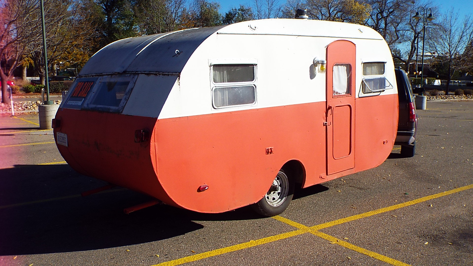 HAPPY CAMPERS | trailer2