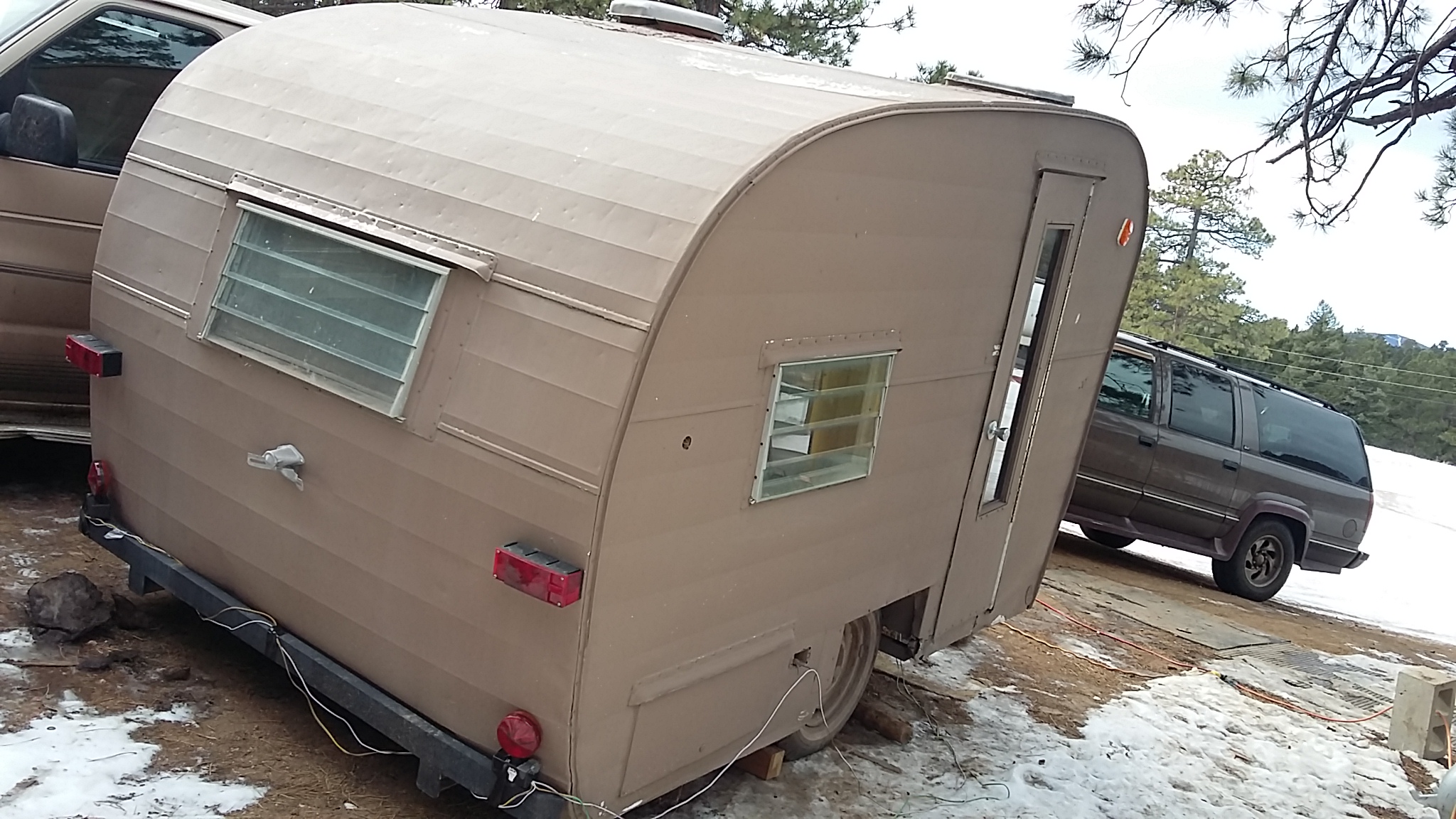 HAPPY CAMPERS | trailer2