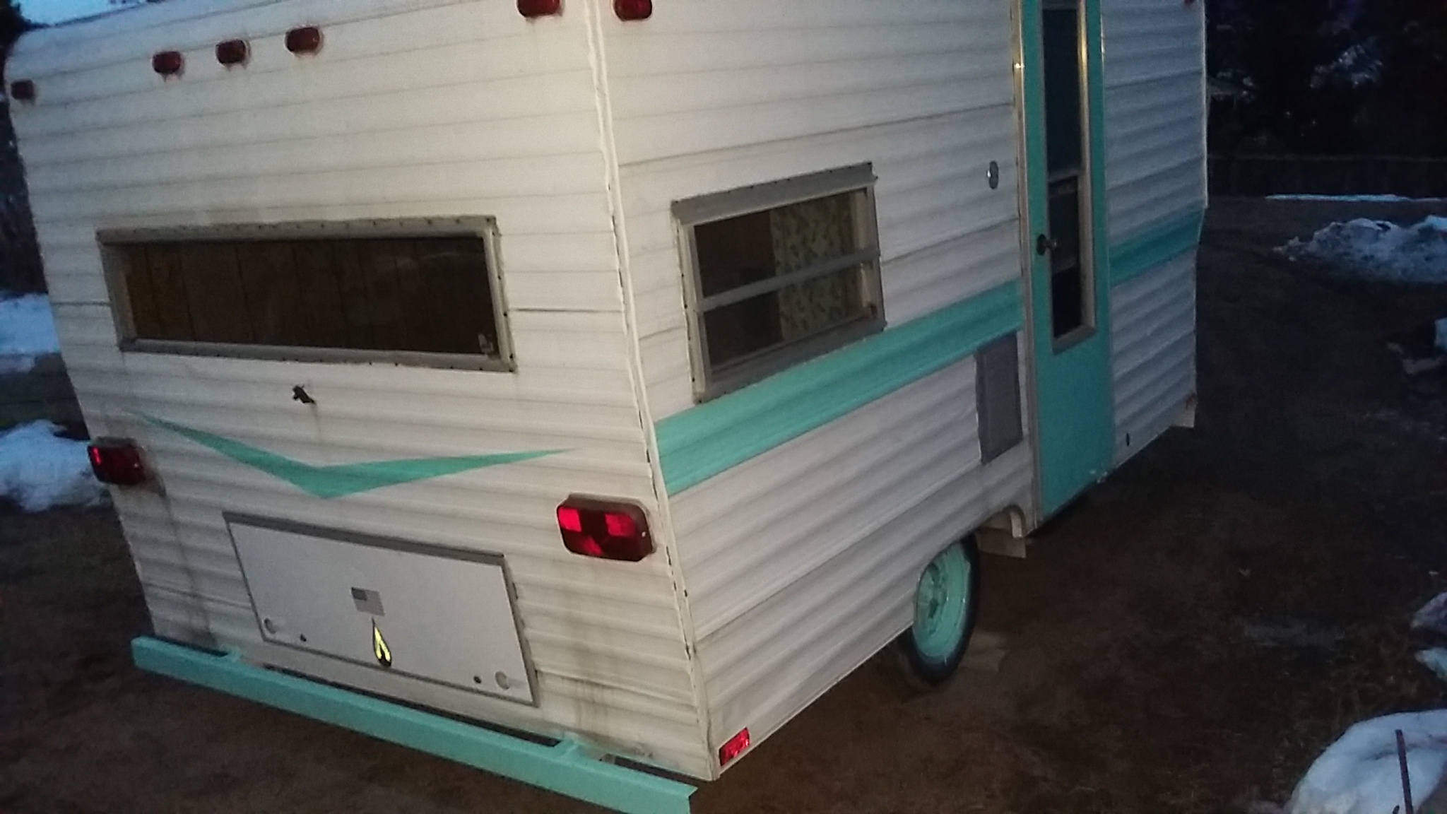 HAPPY CAMPERS | trailer2