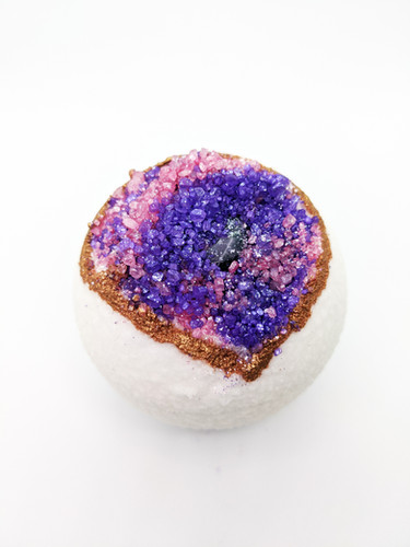 HiRuna Designs: Hidden Gem Geode Bath Bomb