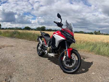 STORIES | Simon Weir - The Riding Guide