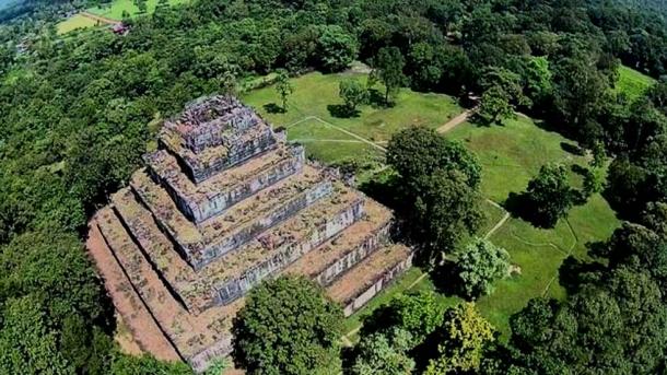 Sacred Geometry - The Triangle