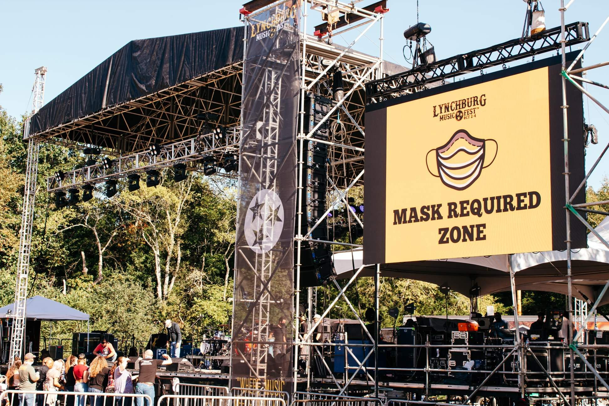 How to Host A Socially Distanced Concert 2021 - Warehouse Guitar Speakers