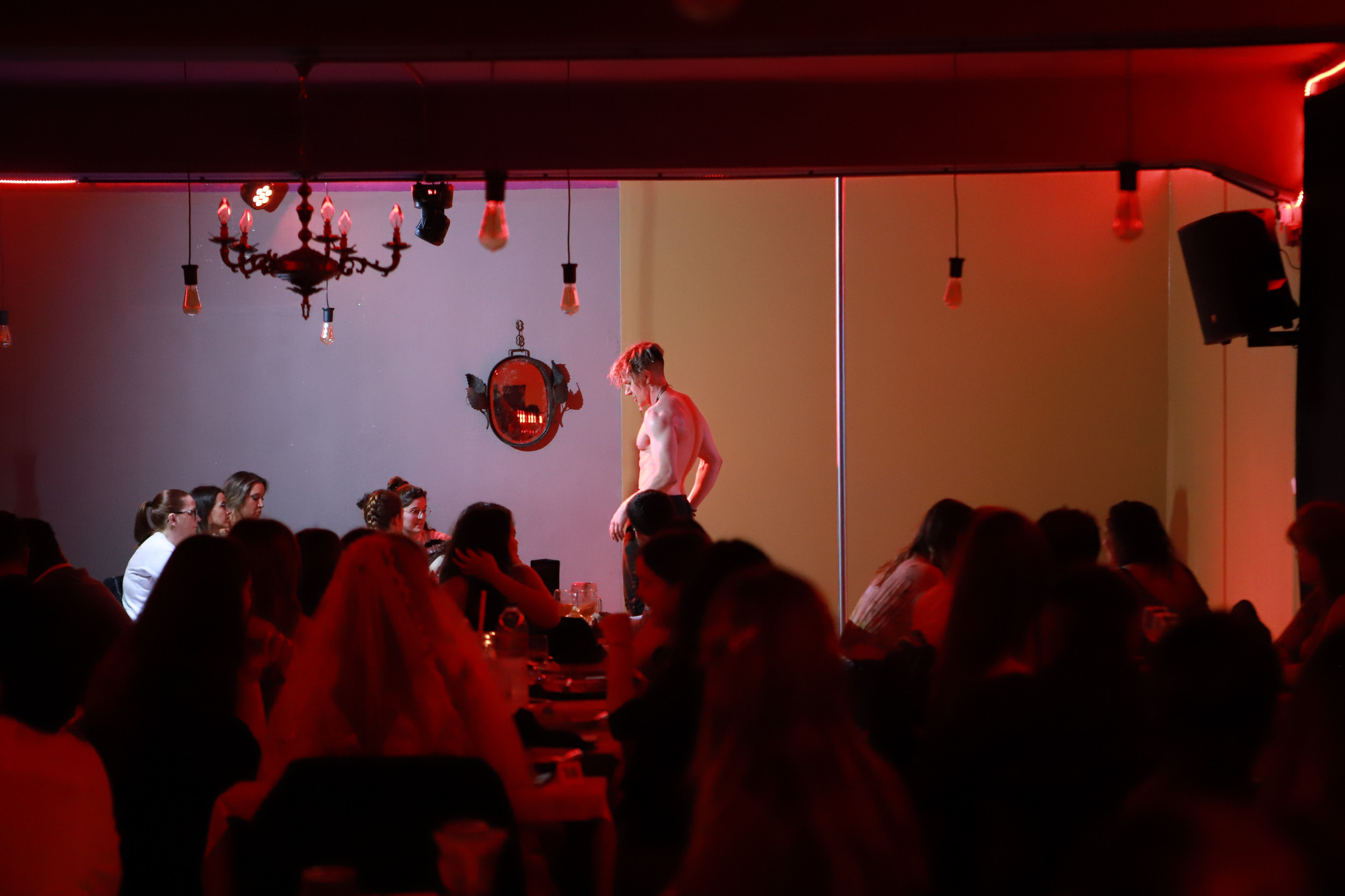 Magic Moments Restaurant & Dance Club Porto - Jantares Temáticos e ...