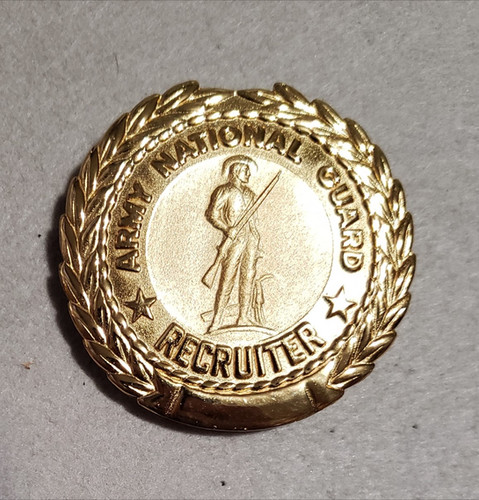 Army National Guard Recruiter Breast Badge - Master | BunkerMilitary