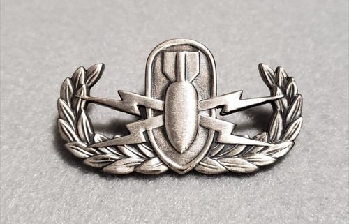 Explosive Ordnance Badge | BunkerMilitary