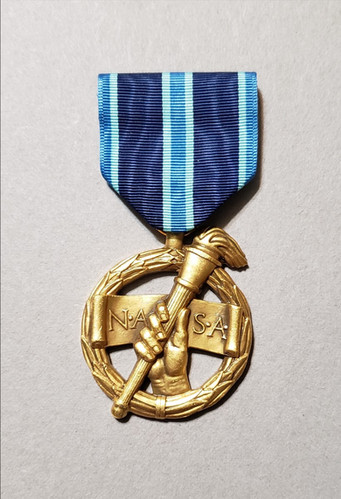 NASA Outstanding Leadership Medal - Full Size | BunkerMilitary