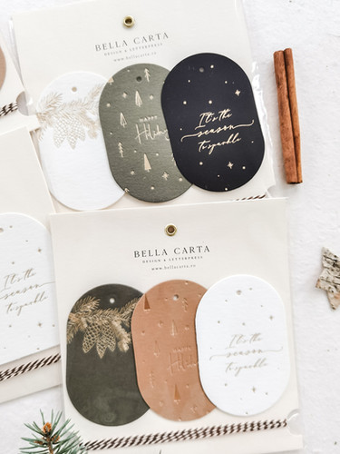 Set of 5 Christmas Labels - OVAL SHAPE - 2022 edition - Gold Foil ...