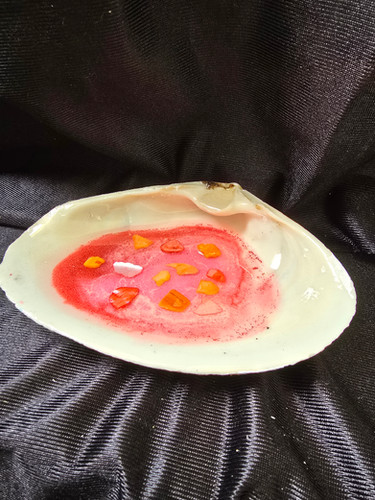 Clam Shell w/red, pink, orange colors | Epoxy Maine