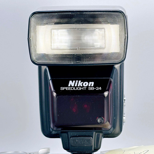 Nikon SB-24 Speedlight Flash | Khalifa Art Center