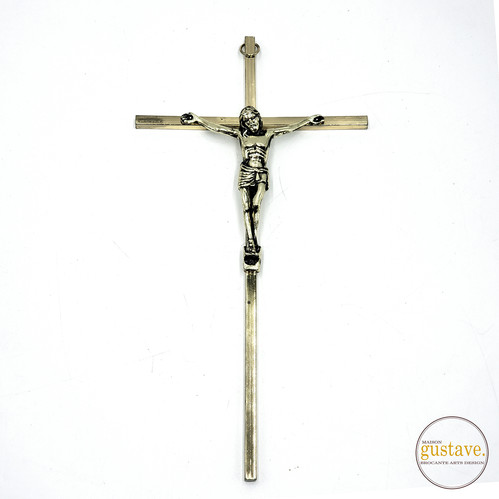 Crucifix mural en métal doré | Maison Gustave