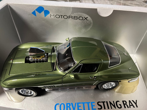 CORVETTE Sting Verte street Machine | EXOTO - GMP