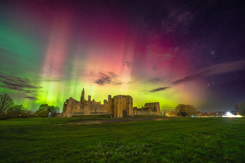 Warkworth Castle - Northern lights | MJE PHOTOGRAPHY