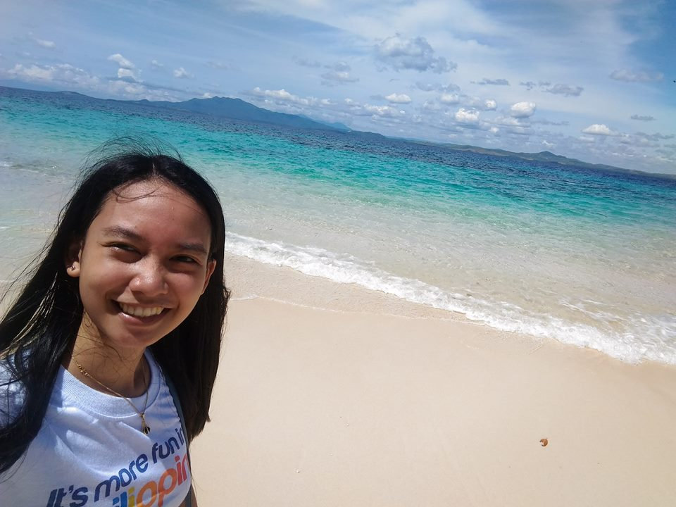 📍 Macolabo Island, Paracale, Camarines Norte 🏝🏊