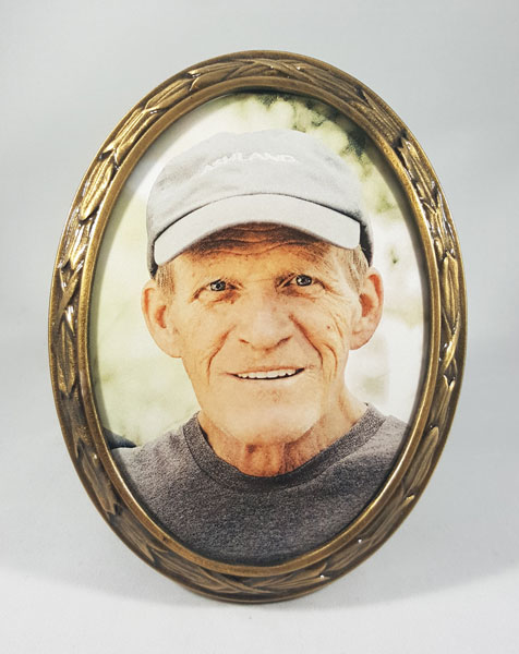 Oval Memorial Pictures for Headstones with Bronze Frames