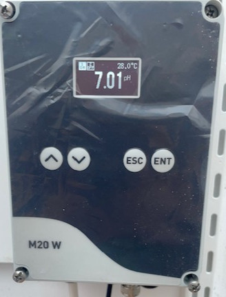 Micon M20W PH Controller and free PH probe | Finch Filtration