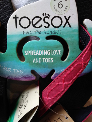 Toesox five toe sandal Size 6 | Mysite