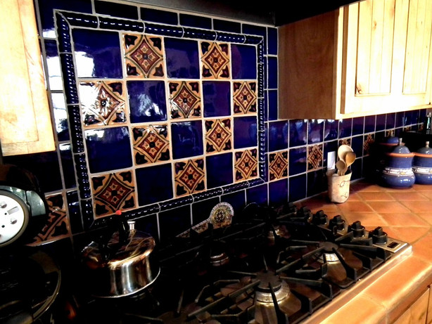 Decoracion de puerta con azulejo | Gallery