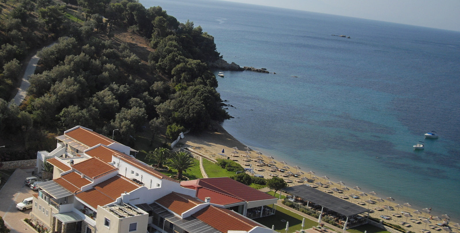 troulos beach hotel