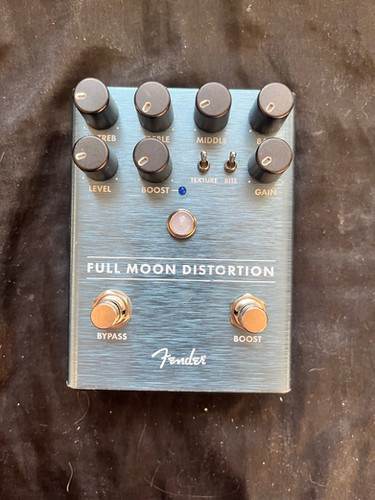 Fender Full Moon Distortion | Used FX Pedals