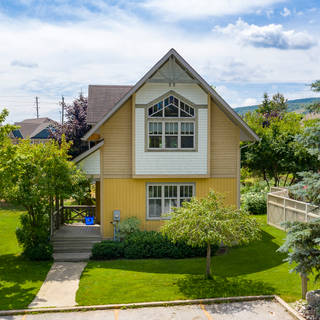 The Vista | Blue View Chalets