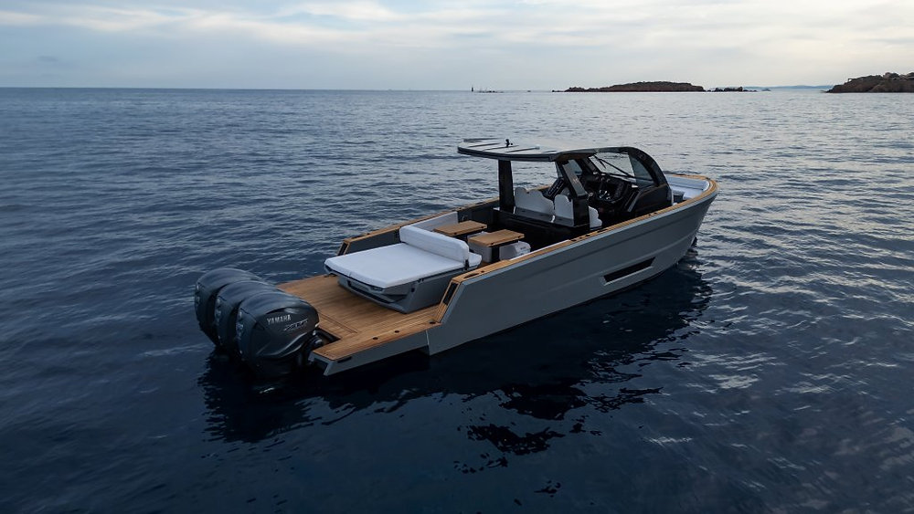 Maxim Yachts Unveils the Fastest Max 44R at Genoa Boat Show 2025