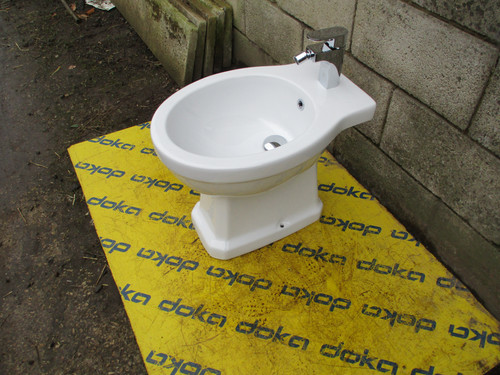 Traditional Style Bidet in White With Chrome Bidet Tap & Waste | J&A ...