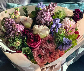 Order flowers | By Sayuri Tsuneishi