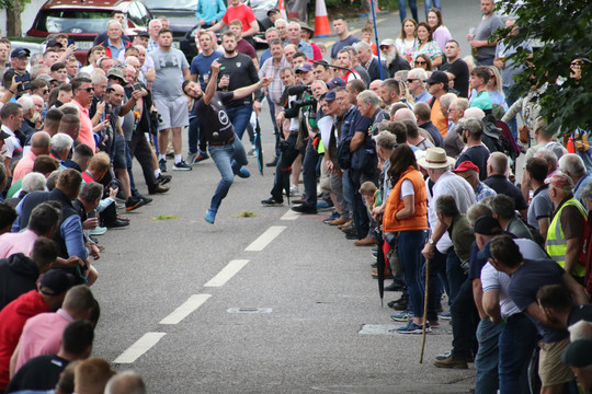 Home | Irish Road Bowling