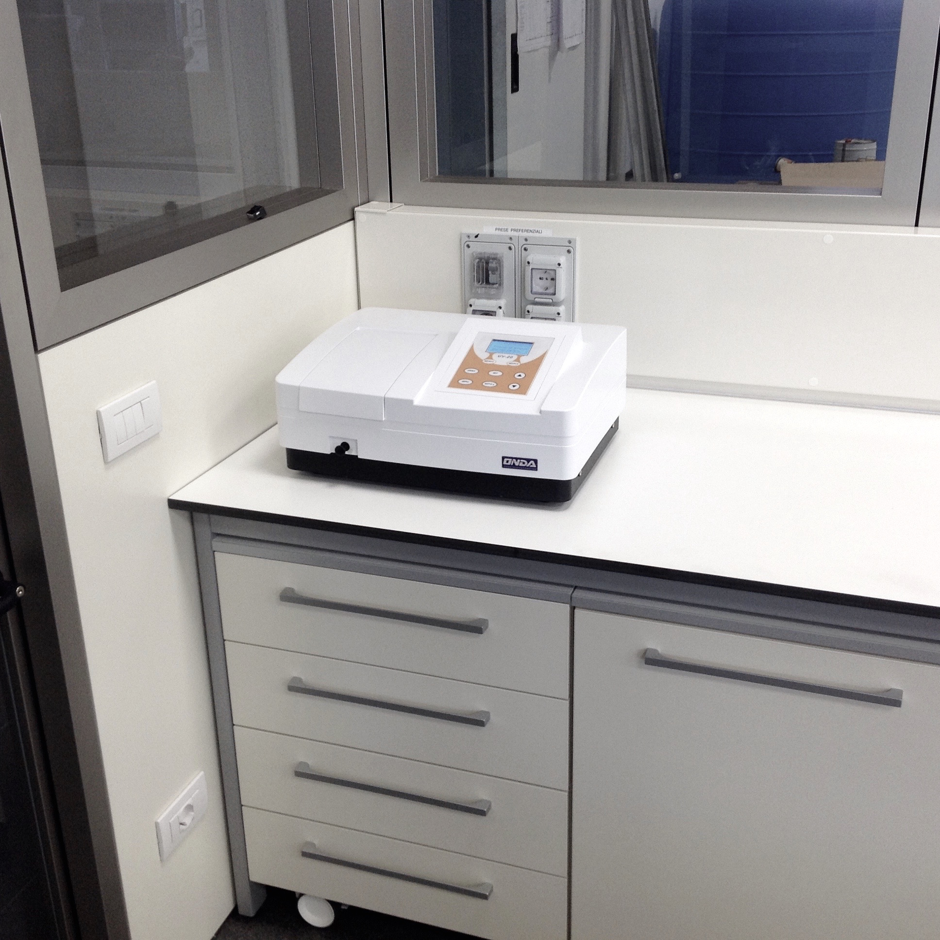 teknò scientific arredi tecnici laboratorio cappe chimiche