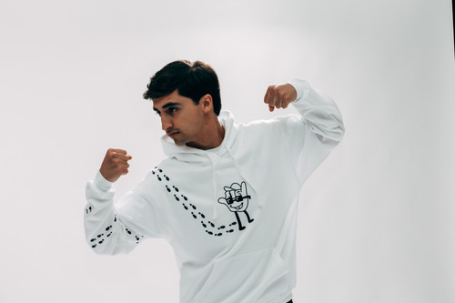 UNA HOODIE DE CHILL | CYGN MOBILE