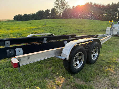 Aluminum tandem 5200lb axle boat trailer up to 29’ | mayhem-trailers
