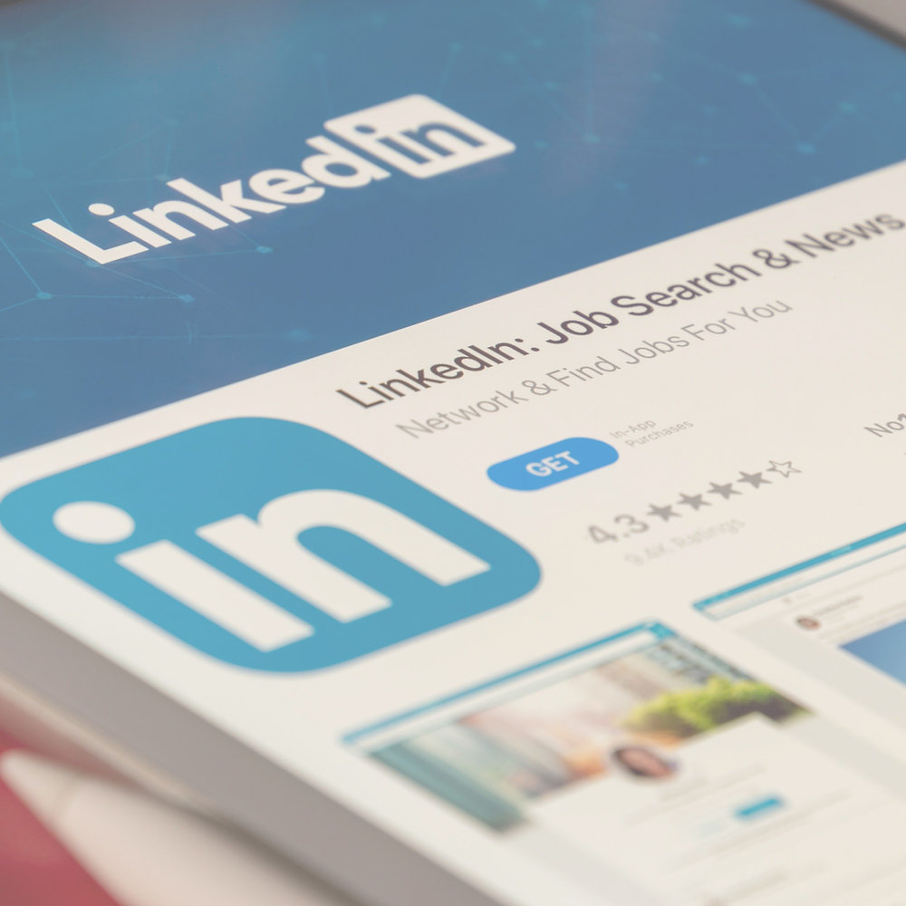 Choose the Best LinkedIn Writing Service: Ultimate Guide