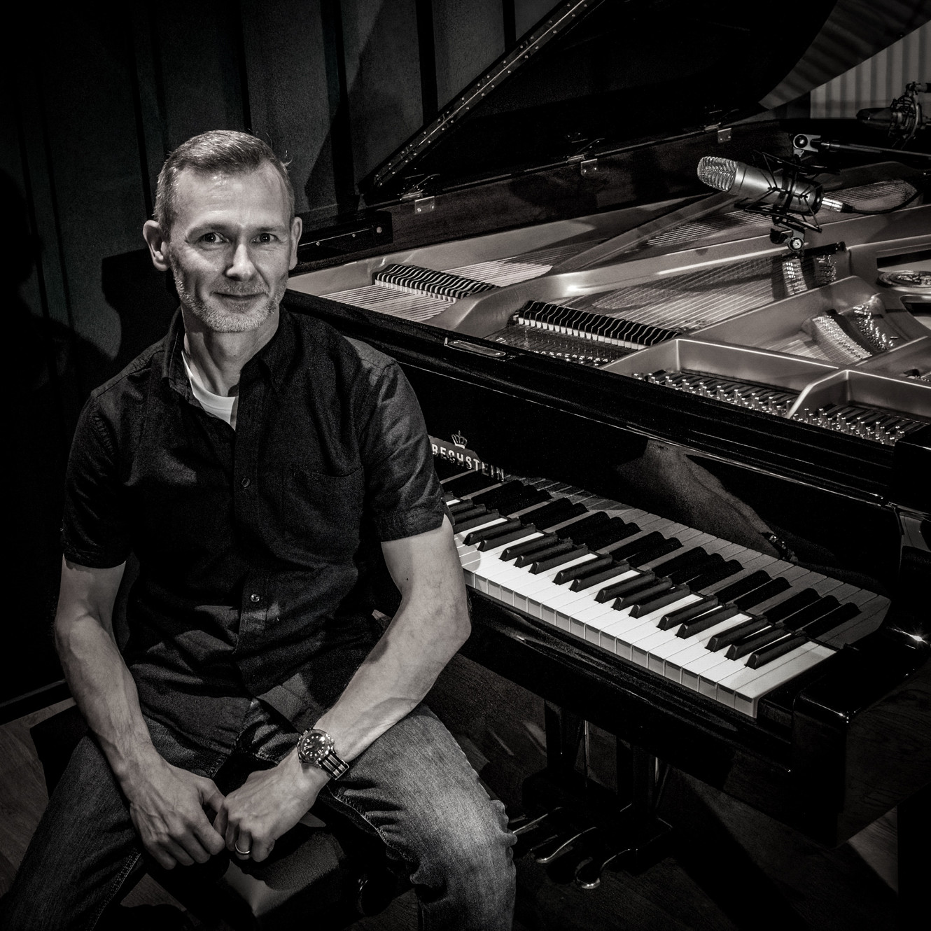 Session Pianist - Manchester, Leeds & London | Contemporary Piano ...