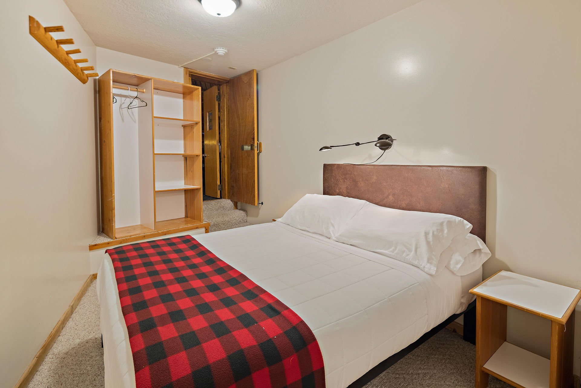 Reservations | Teton Teepee Lodge