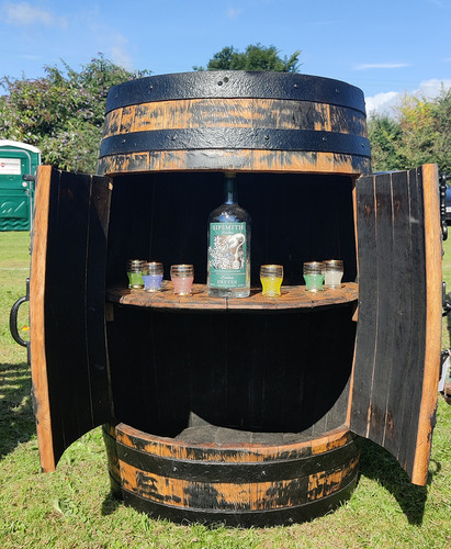 Barrel bar | Token of The Forest