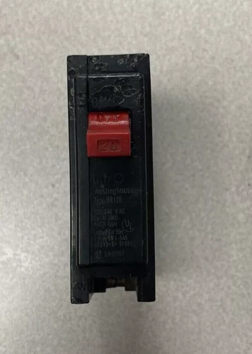 General Elictric 3 pole, bolt on 15 amp | K B Switchgear