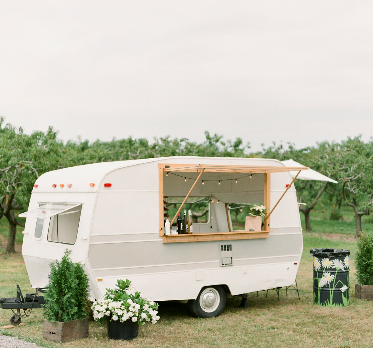 mobile bar rental | kitchener-waterloo, ontario | happy camper trailer co