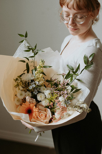 Small Hand-Tied Bouquet | Flowertreasures