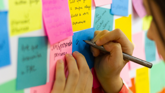 How to use post it notes to enhance your organisations environment!