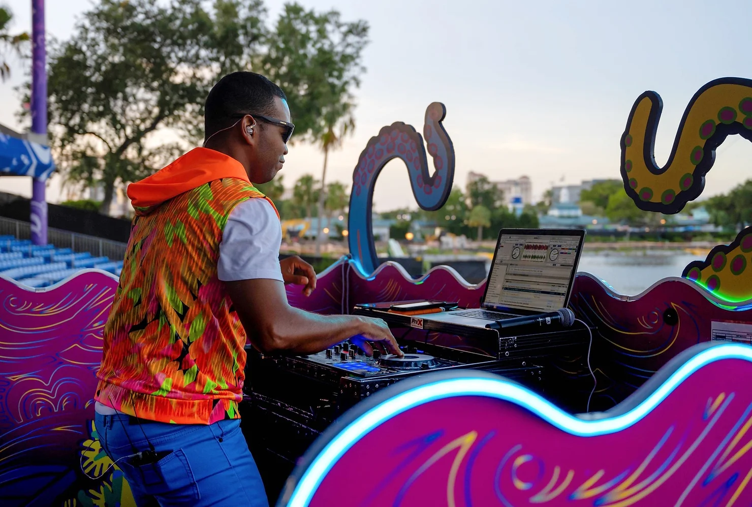 Check out the adorable new Elmo Sandcastle Popcorn Bucket available now ...