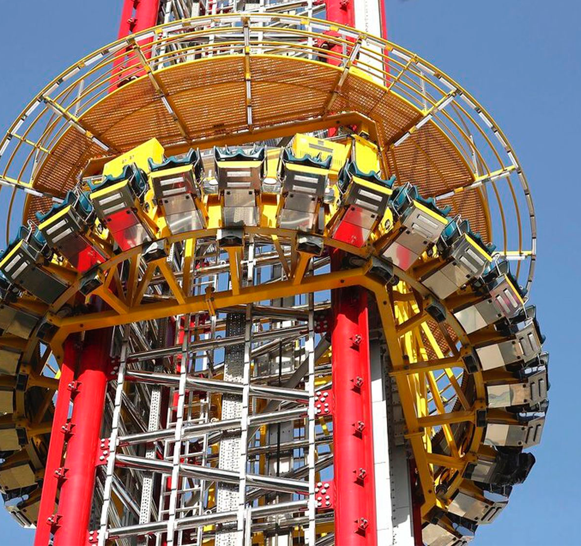 Work finally begins to remove the Orlando FreeFall following Tyre ...