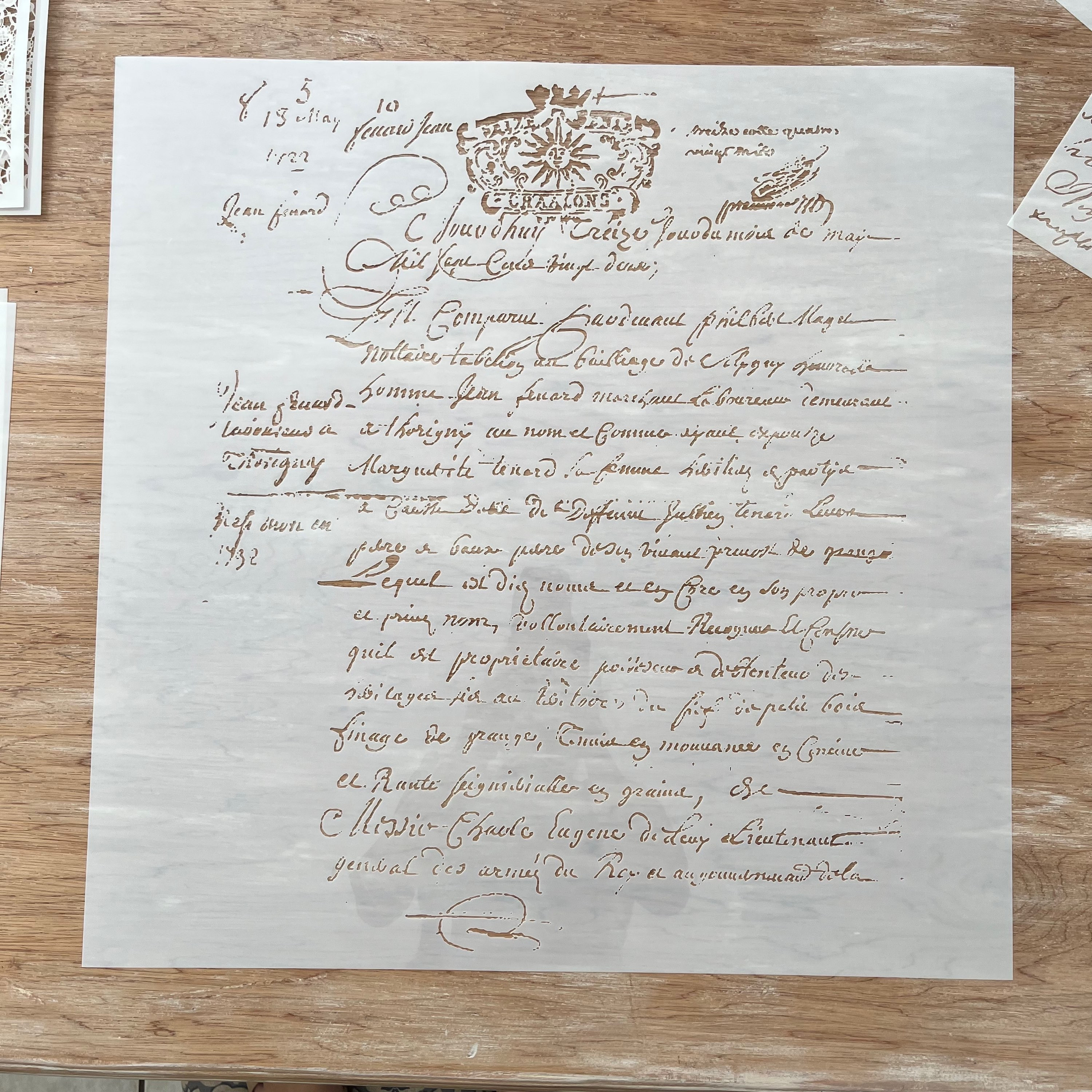 royal-letter-stencil-60-x-60