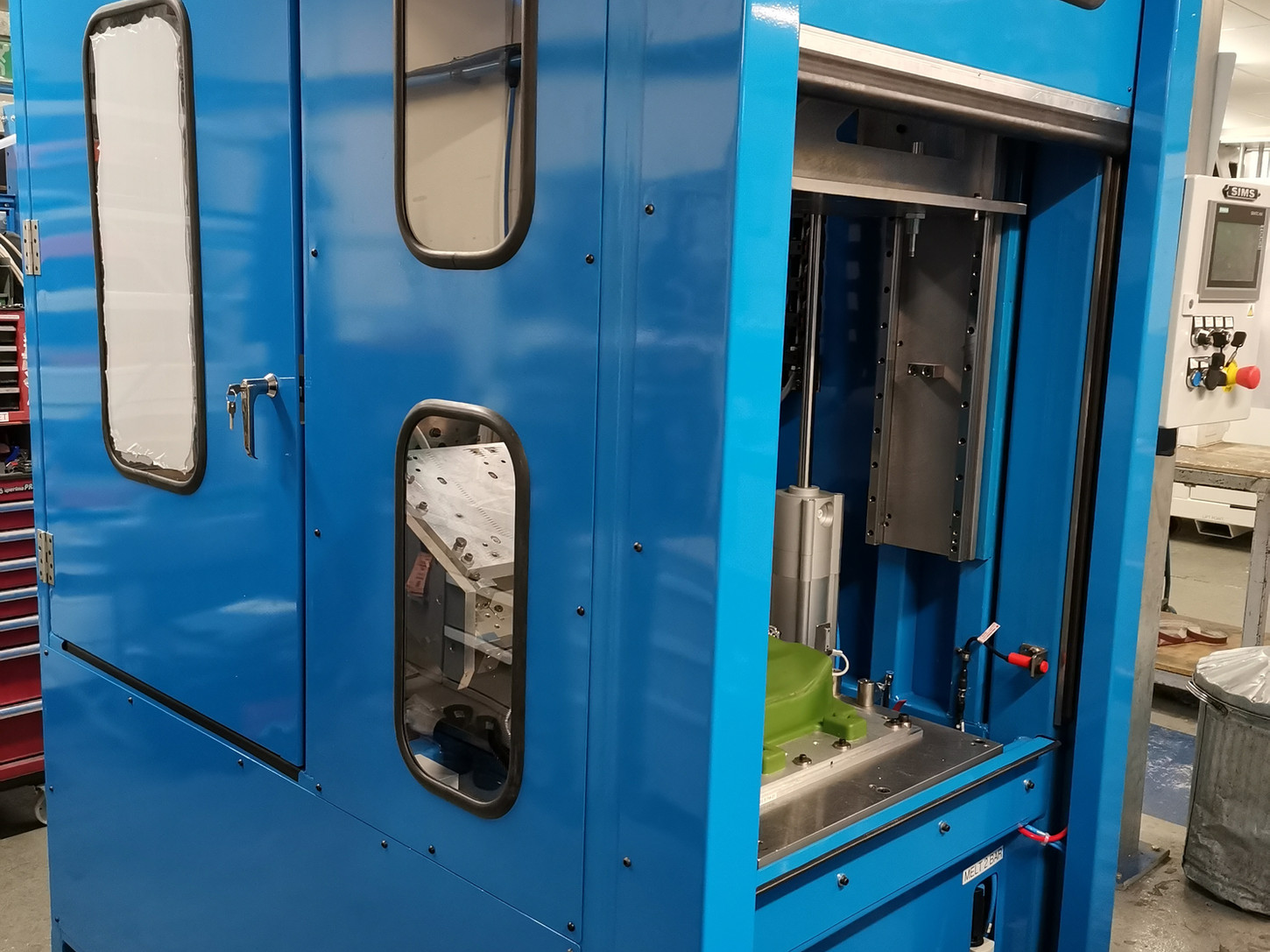 Hot plate welding & Hot insert press | Sims Engineering Systems Ltd