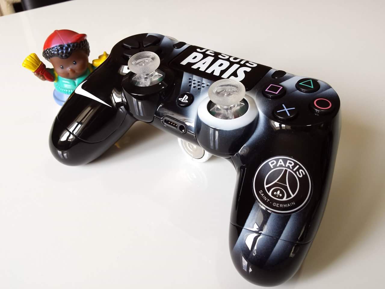 Créations | France | Custom's 64 manette ps4 personnalisée